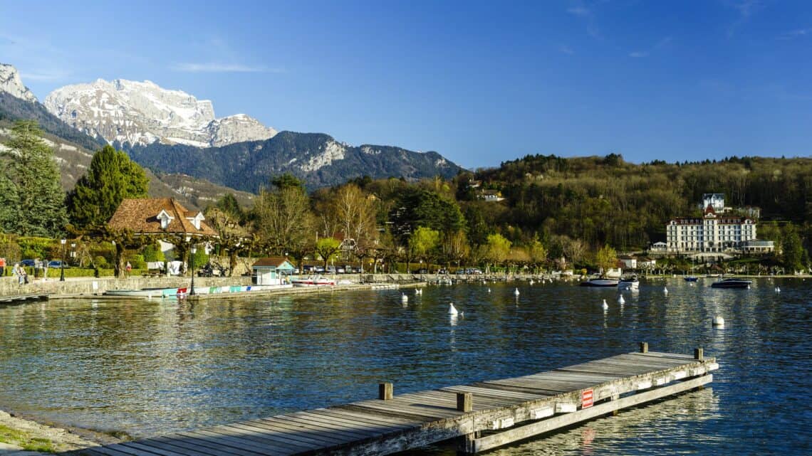 Lake Annecy: All You Need To Know About the Beaches | OVO Network